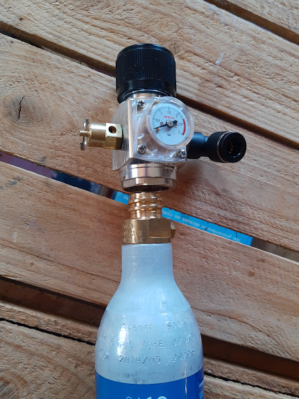 Détendeur Micro-Matic pour Bouteilles CO2 Sodastream | La Bonne Pompe à ...